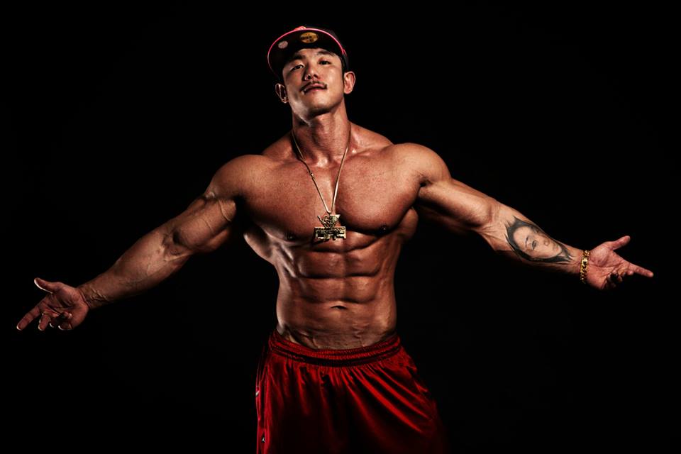 Worldwide Bodybuilders: Korean moustached muscle Yoon Jong Mook