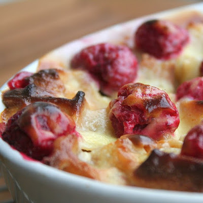 pepsakoy: Raspberry and White Choc Waffle Pudding