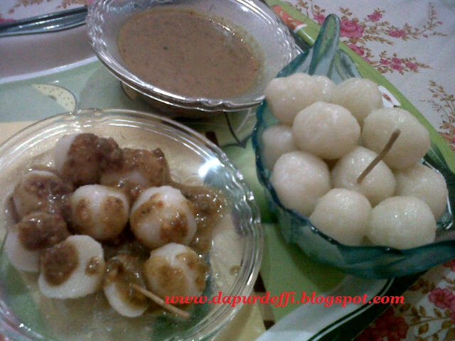 Deffi's Kitchen: Cilok alias Bakso Kojek