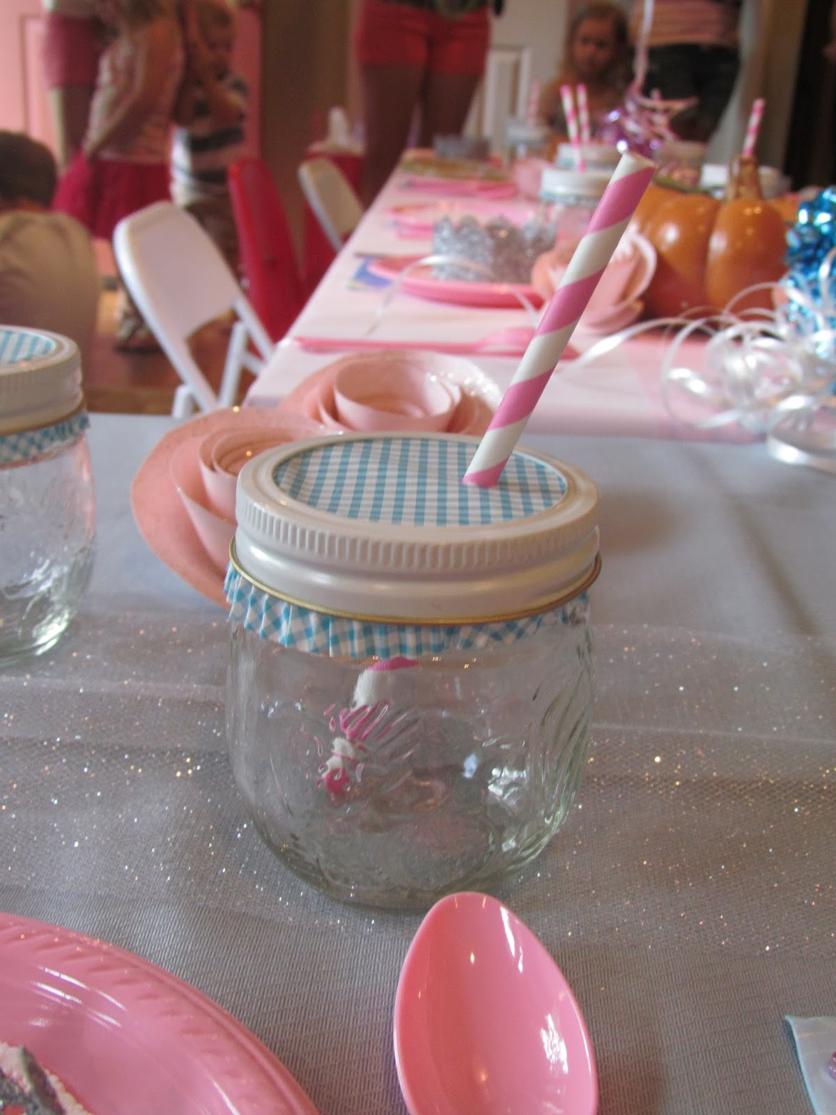 Creative Little House: Pretty Party for Cousin Claire