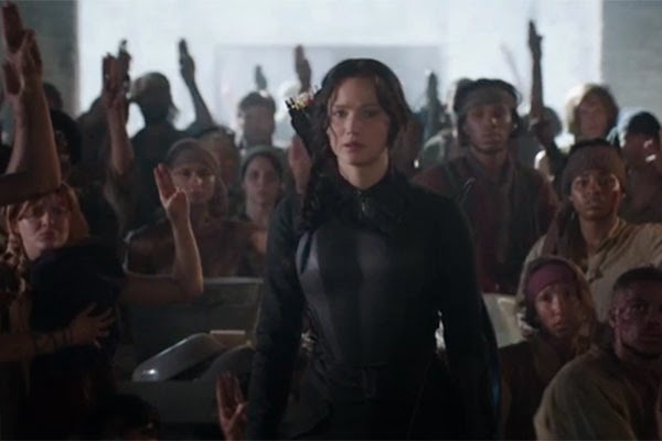 Doux Reviews: The Hunger Games: Mockingjay, Part 1