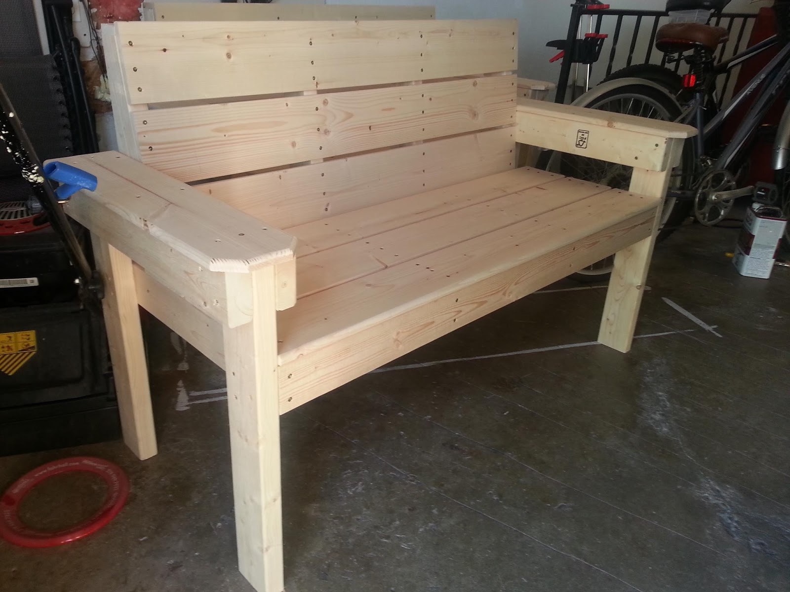 Do It Yourself Builds: How to Build a Simple 2x4/1x6 Benches + Table