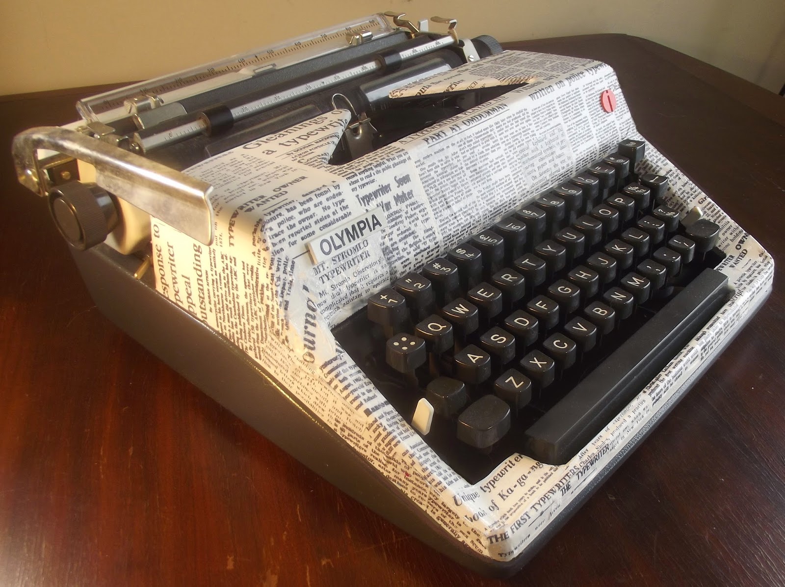 oz.Typewriter: The Newspaperman's Ideal Typewriter: The Olympia SM9