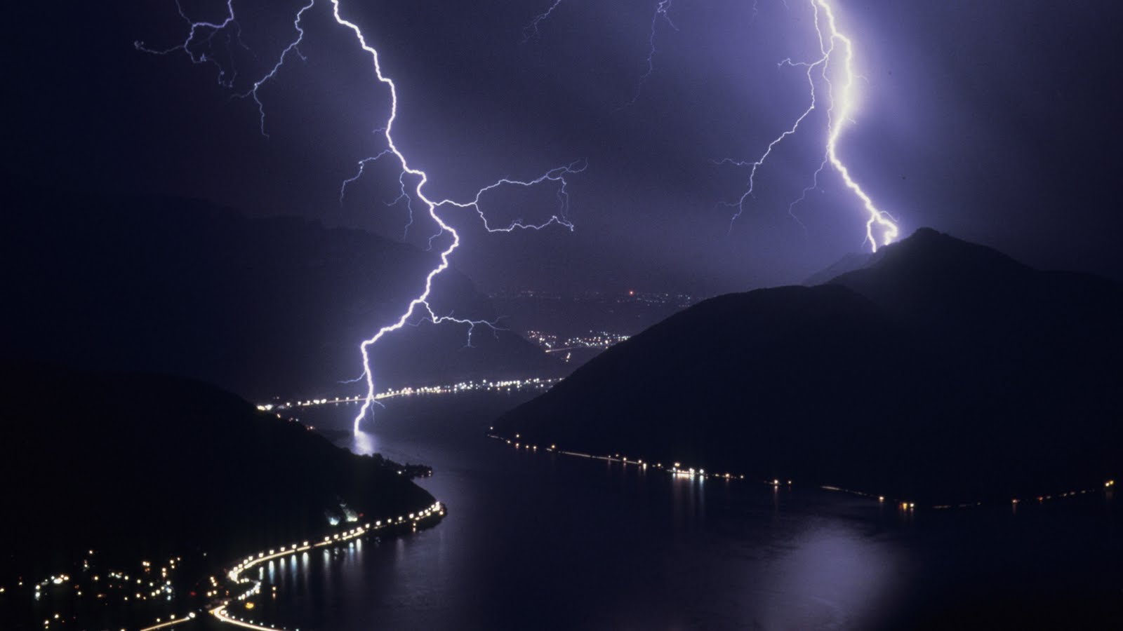 Wallpapers & Video: Beautiful Rainbows and Lightnings Full HD ...