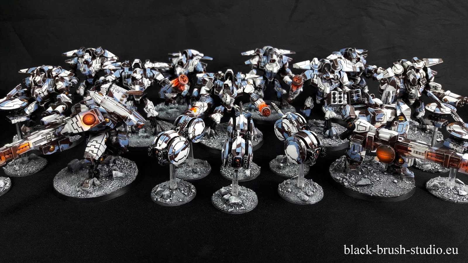 Tau Empire (Winter Camo Scheme): XV9 with Twin-linked Burst Cannon and ...