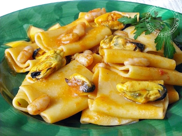 PACCHERI COZZE E CANNELLINI - ITALIANS DO EAT BETTER