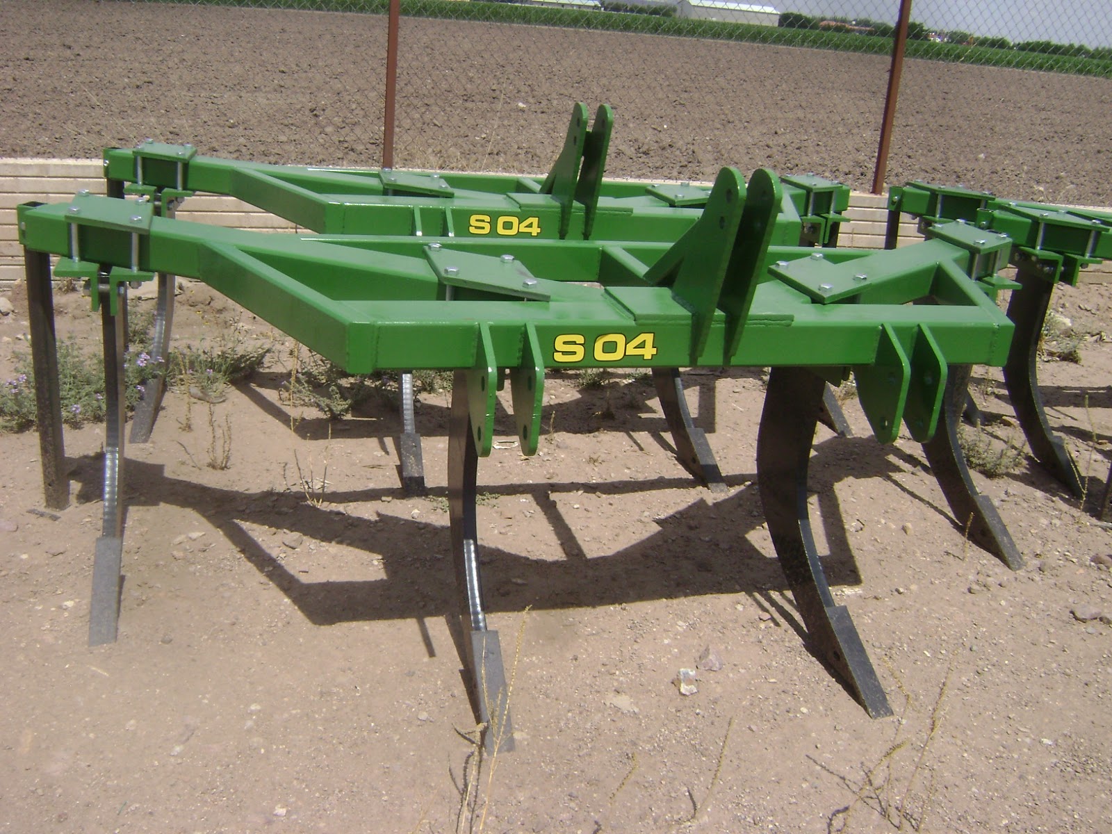 MAQUINARIA AGRICOLA INDUSTRIAL: Subsuelo de 4 Picos $34,900 Pesos