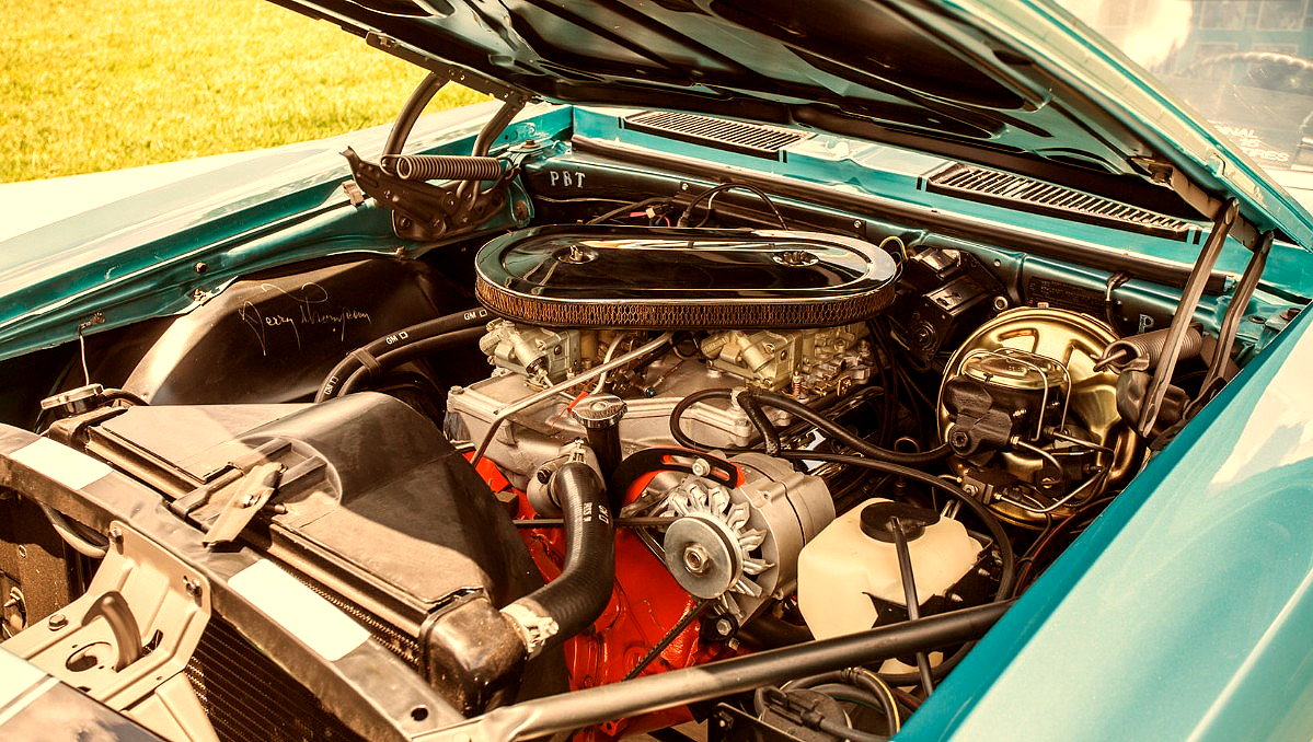 MUSCLE CAR COLLECTION : 1968 Chevrolet Camaro RS Z28 Cross Ram Review