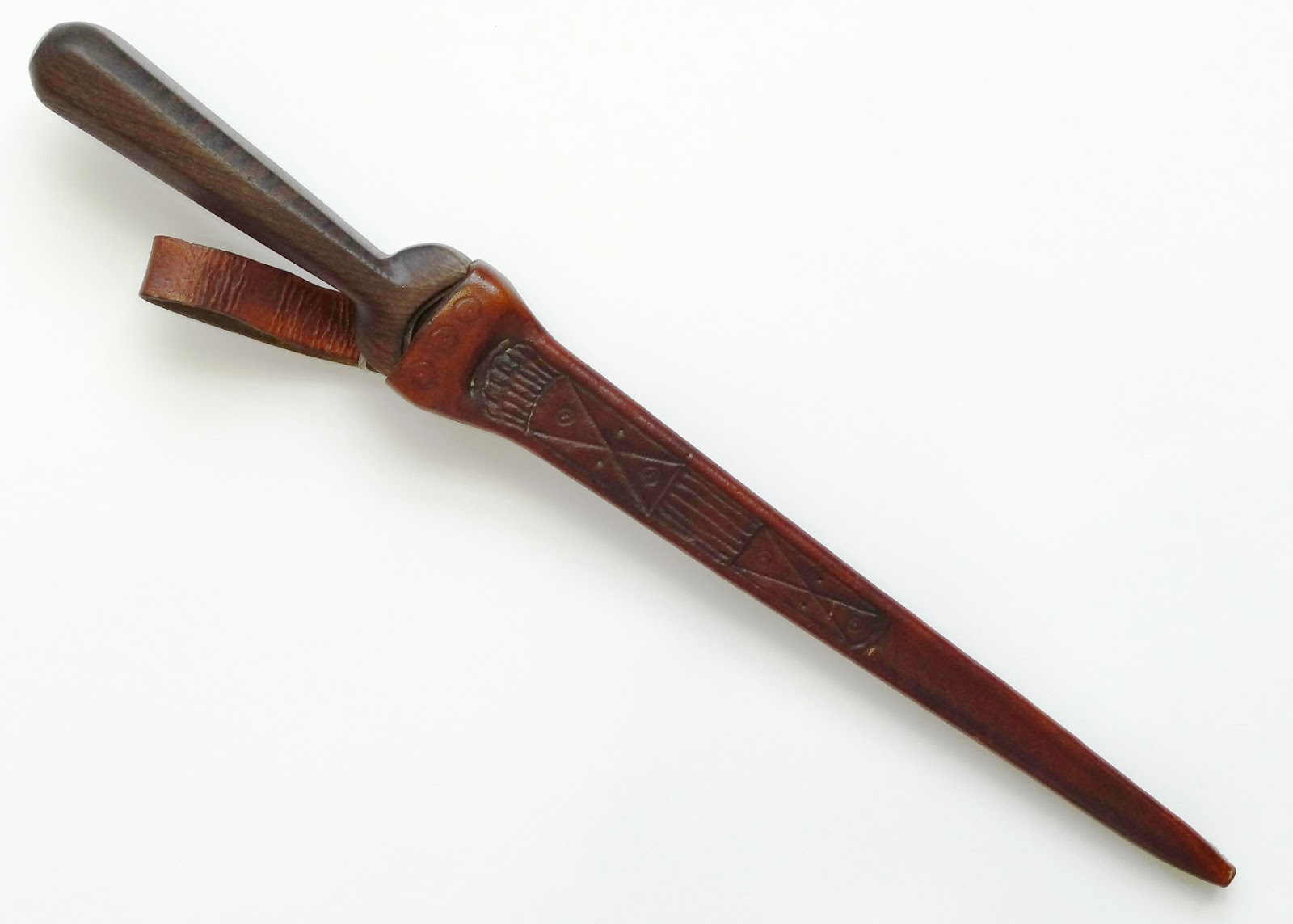 Contemporary Makers: Dagger and Sheath by Stash David