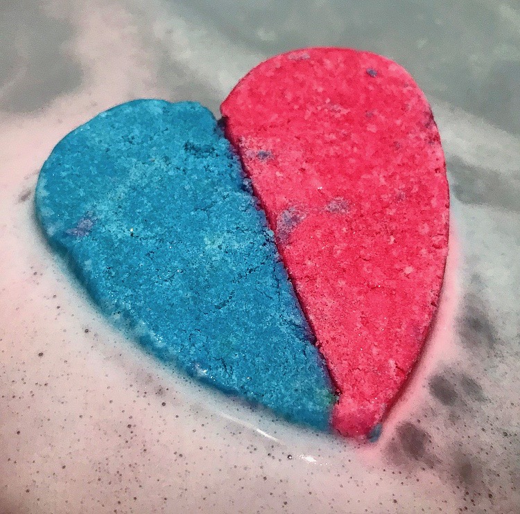 All Things Lush UK: Inner Truth Bath Melt