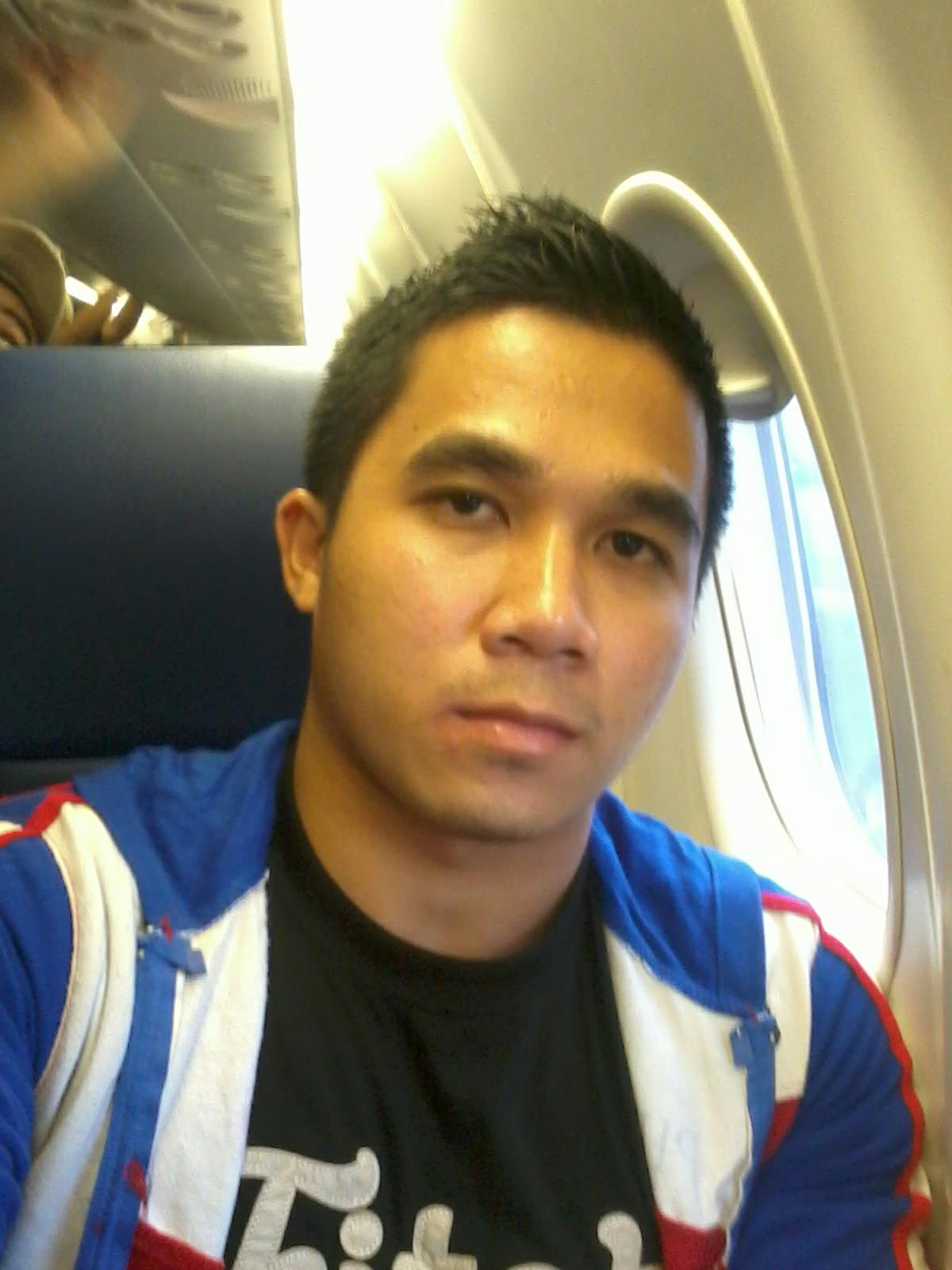 Miong21 @ Blogspot: Boracay Hunk: John Labindao