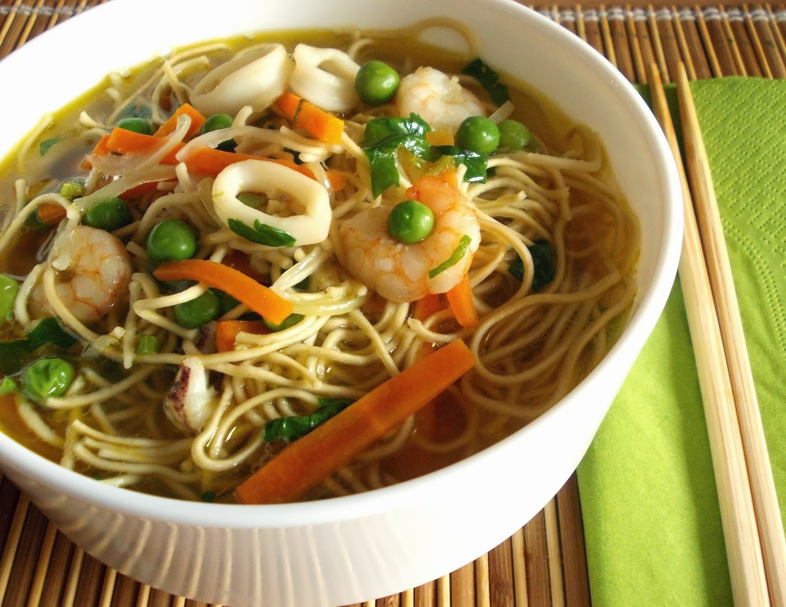 O Meu Tempero: Sopa De Noodles Com Camarão E Lulas