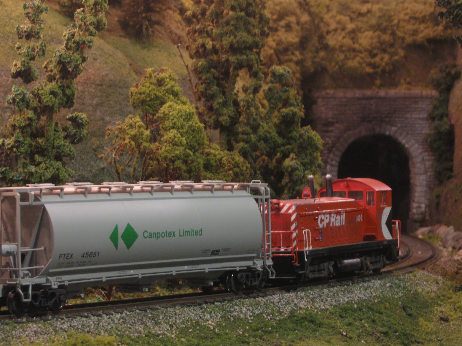 CP Rail Manitoba & Minnesota Subdivision: Hiding Holes in Walls