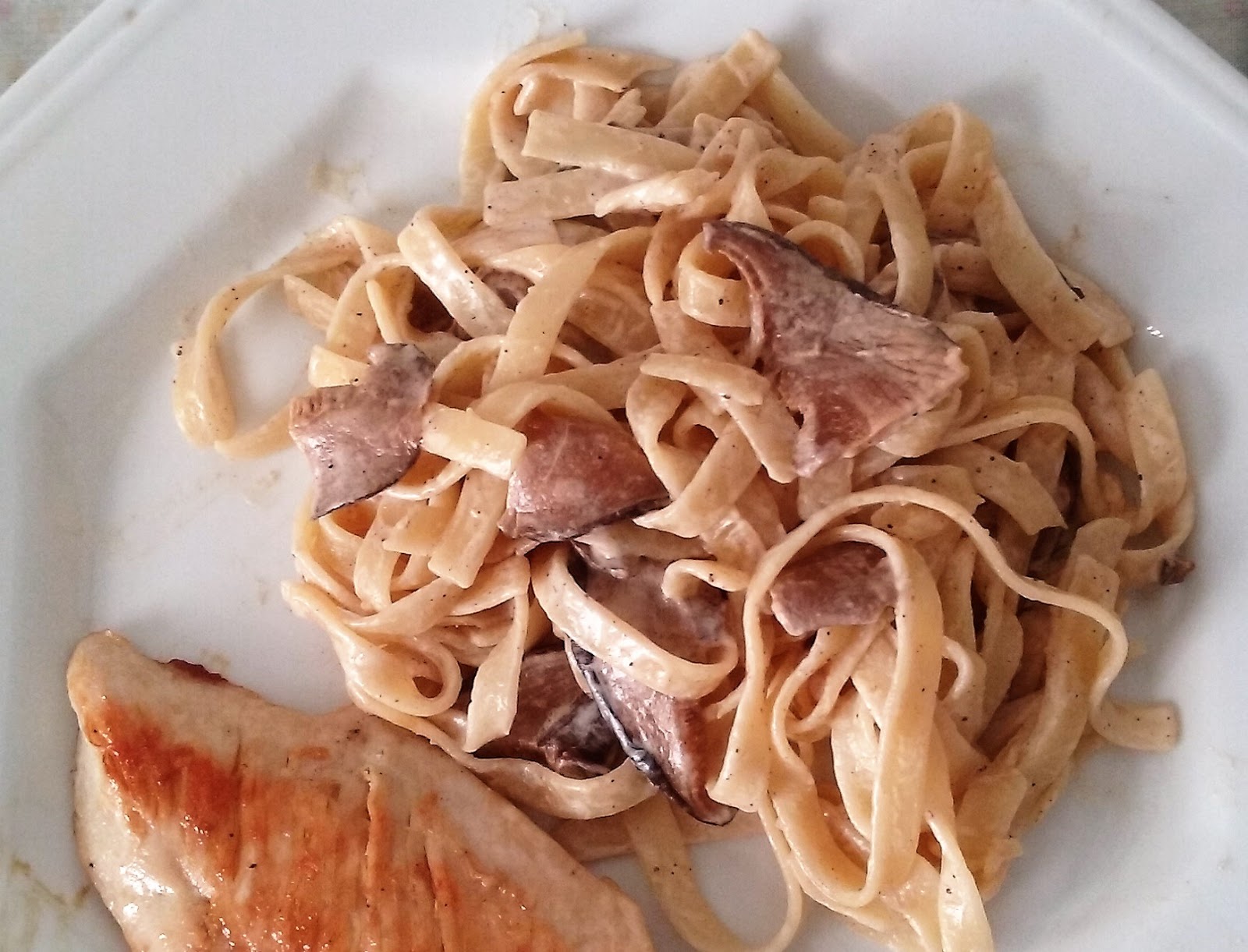 Ipanema Pitanga: Massa com Molho de Funghi Secci