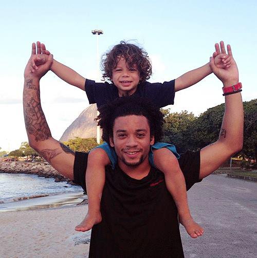 Marcelo with wife and little Enzo !! ( photos ) | Real Madrid fan