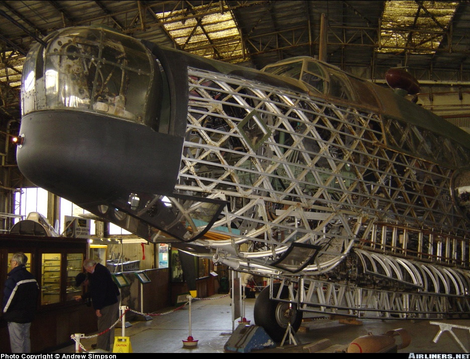 1/144 airbattle: 1/144 Vickers Wellington - by Diverse Images