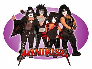 Kampoeng Moesik: 5 Band Aneh di Dunia