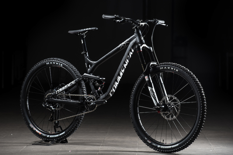 New Bike: Commencal's 2017 Range and Rocky Mountain Prototype Enduro ...