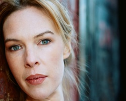 The Reading Frenzy: **GIVEAWAY** Interview with Serena Burdick - Girl ...