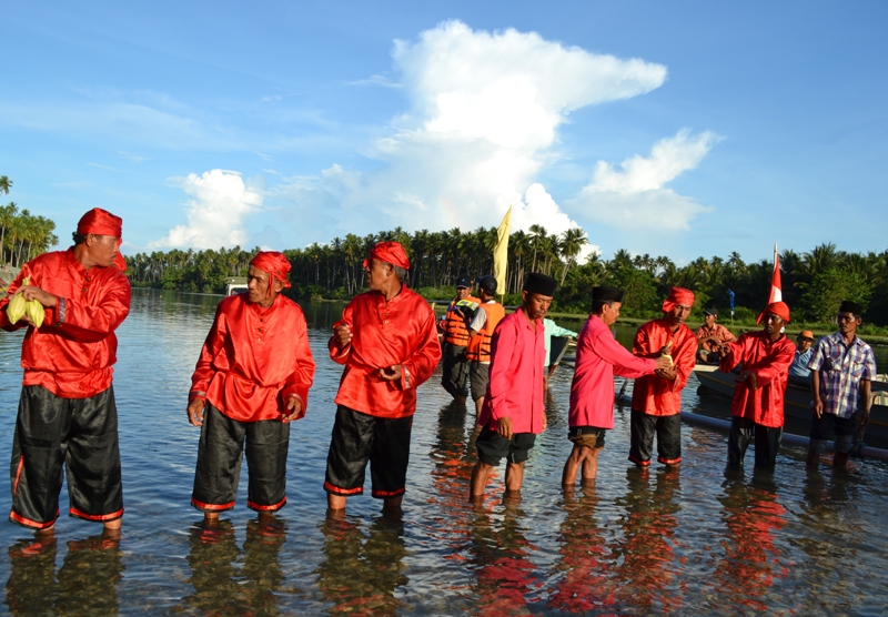 i love central cellebes: “Adat tumpe’ Batui
