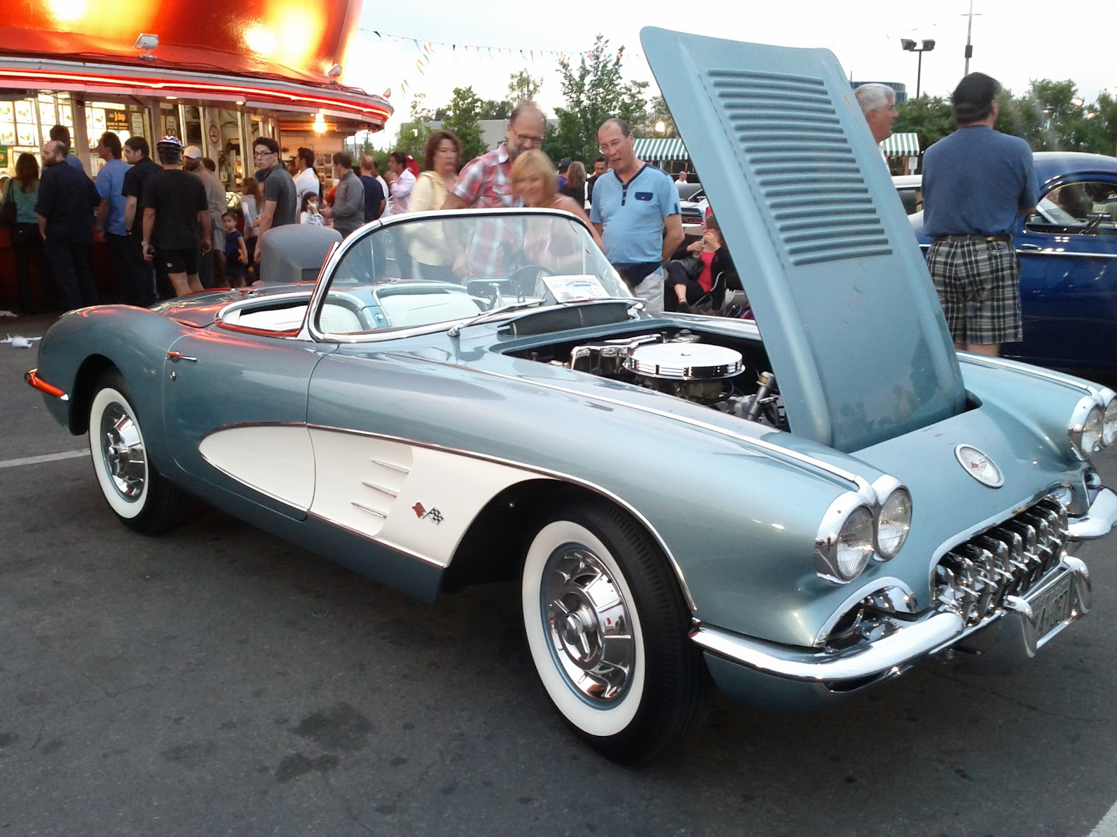 Walking Solo: Classic Car Competition at the Orange Julep