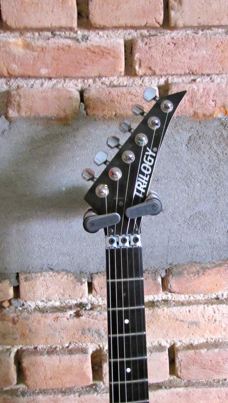 4 Hands Luthieria: Guitarra - Giannini - Trilogy - Victor Fiorini