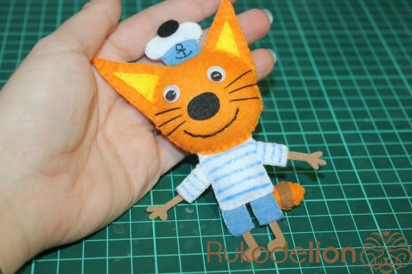 Feltro e Botões: TPN Kota em feltro