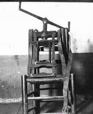 AMO DEL CASTILLO: Curiosidades: El garrote vil