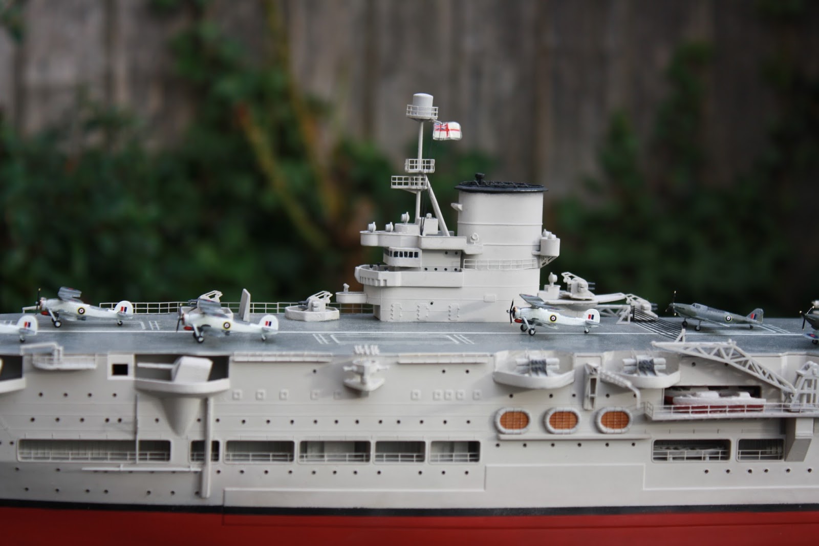 . The Hinckley Shipyard: HMS Ark Royal (1:350)