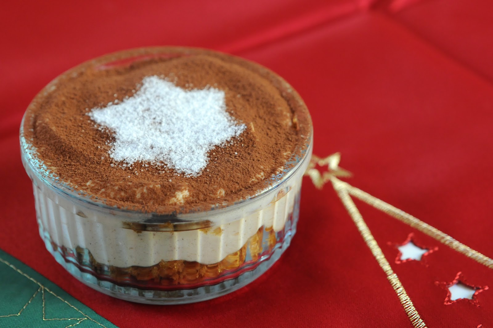 13 desserts, chacun: Tiramisu au pain d'épices