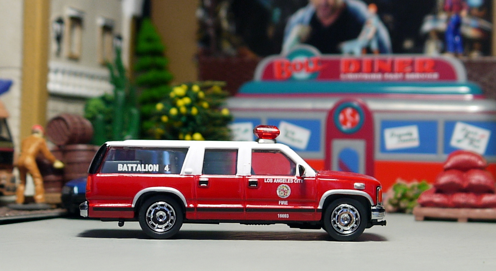 My Code 3 Diecast Fire Truck Collection: GMC Suburban Los Angeles Fire ...
