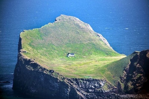 Only one house on the island [Pics] | ALL PHOTOZ