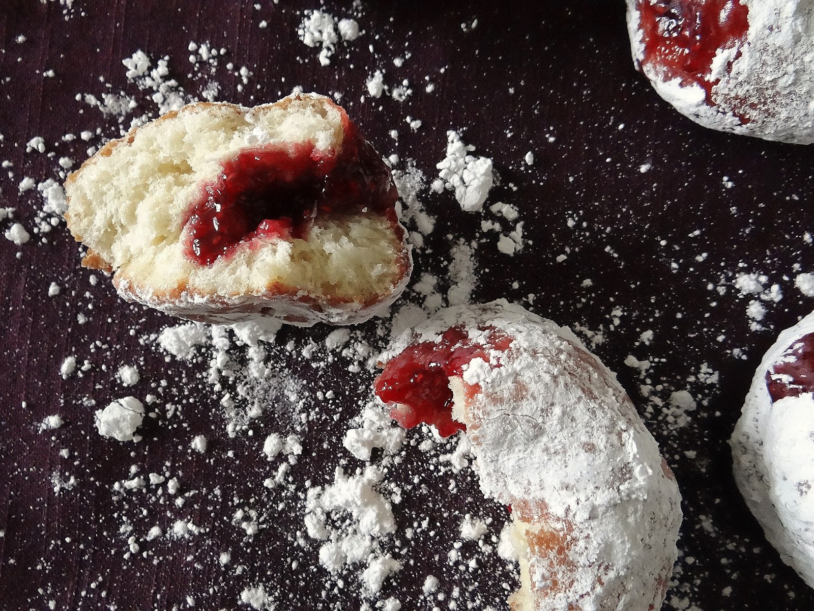 Being A Bear: Bear Essentials: Mitten Noms - Michigan Classics(+ Paczki )