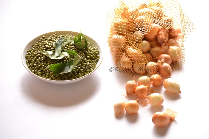 Easy Cook: Cherupayar ulli curry/ Green gram & Shallot curry