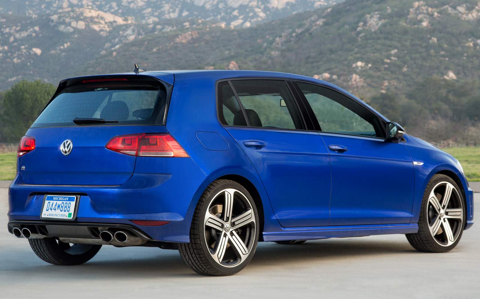 VW Golf R entra à lista "All Star" 2016 da revista Automobile