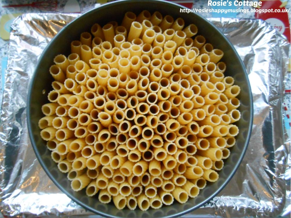 Rosie's Cottage: Pasta Bolognese Bake - A Whole New Take On Lasagne!