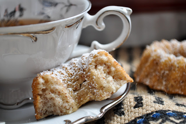 The Ginger Snap Girl: Almond Financiers