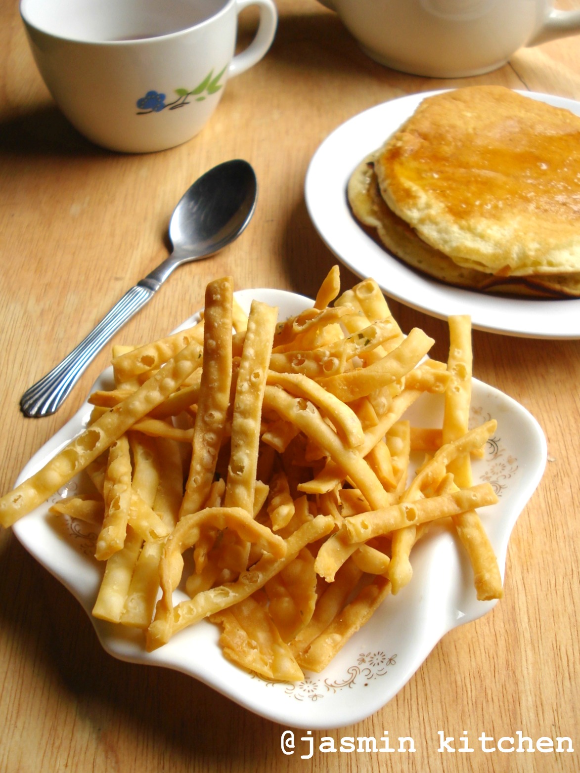 jasmin's kitchen: stick bawang