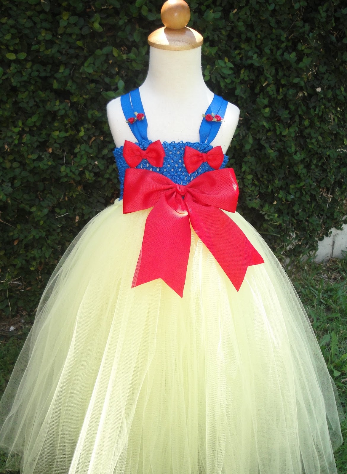 Hollywoodtutu dresses: SNOW WHITE TUTU DRESS COSTUME