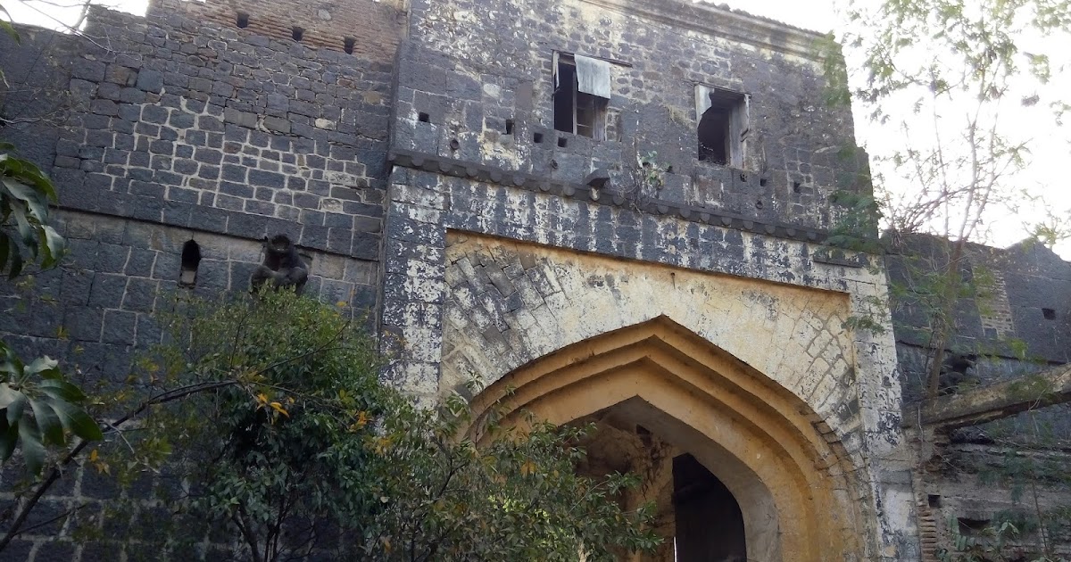 Ahmednagar Fort in Ahmednagar | The journey of a thousand miles begins ...