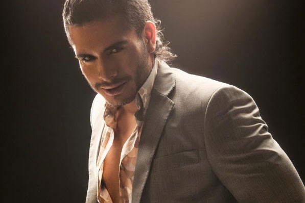 FarandulaEcuador: Jonathan Estrada enamorado