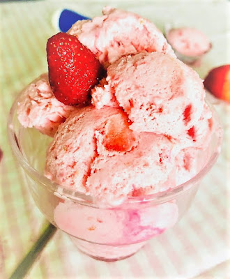 Strawberry Frozen Yoghurt