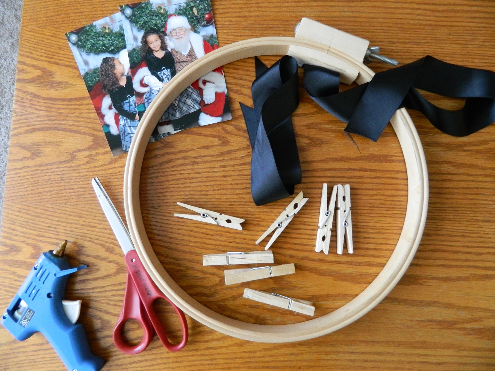 Misadventures of Miss Hell: Handmade Snapshot Holder {tutorial}