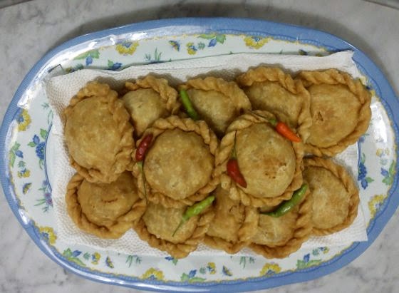 Cara Membuat Pastel isi Ayam dan Sayur Crispy - Cara Mudah