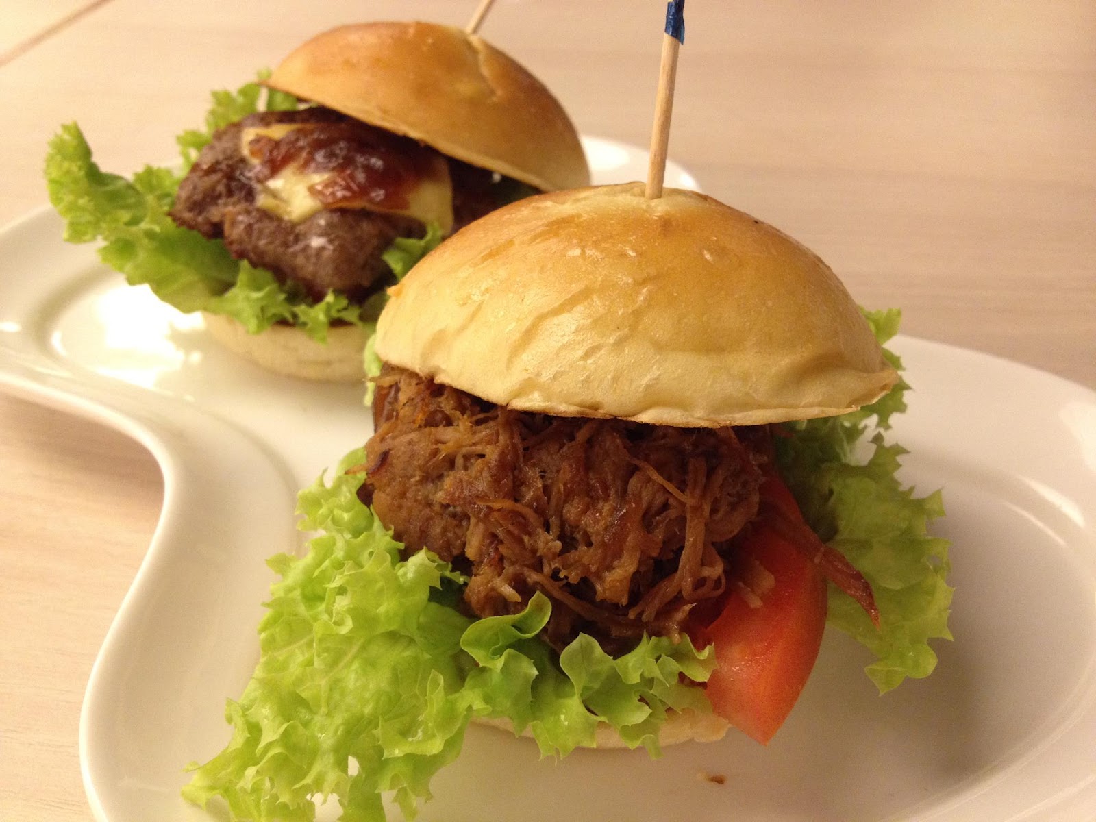 RiverlandQueenie: HandBurgers @ The Handburger Somerset 313