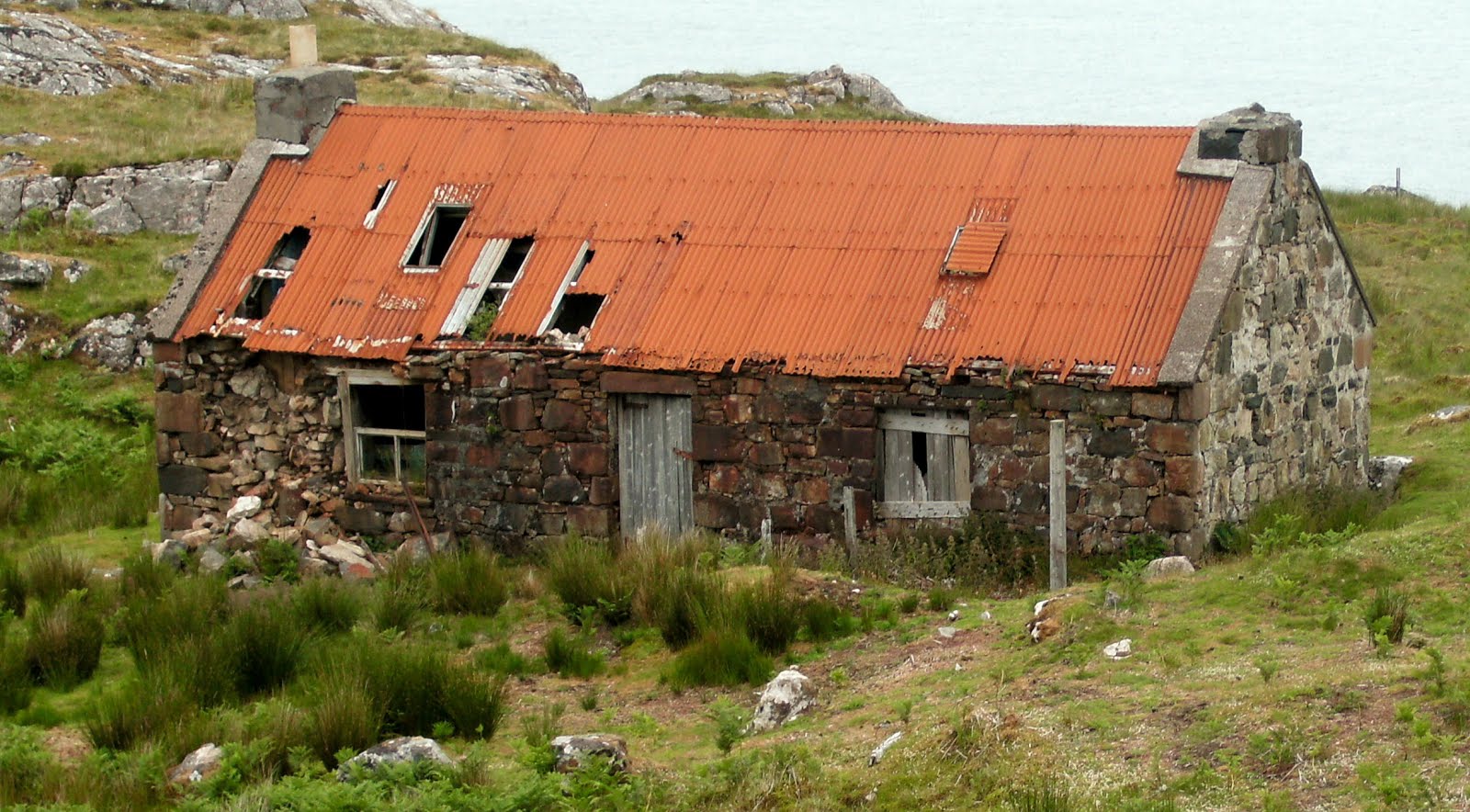 Tour Scotland: Tour Scotland Photograph Derelict Cottage Isle of Raasay