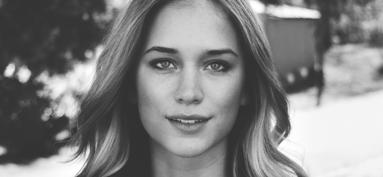 Biografia ~ Elizabeth Lail News