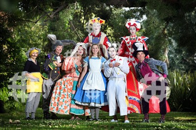 Kate Herbert Theatre Reviews: Alice in Wonderland, ASC, Jan 8, 2013