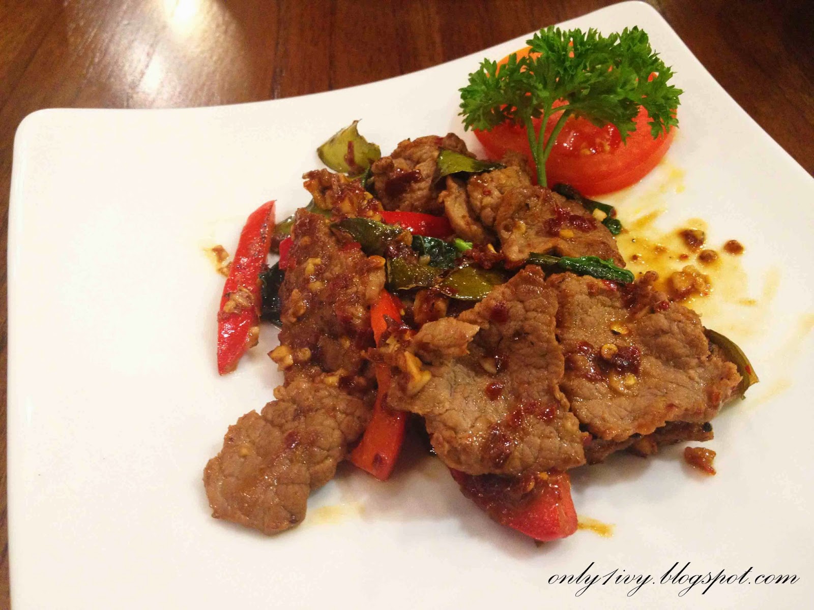 Ivy's Life: Ying Thai PIK