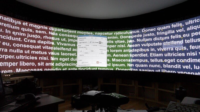 ElephantAir 737 Flight Simulator: Projectors